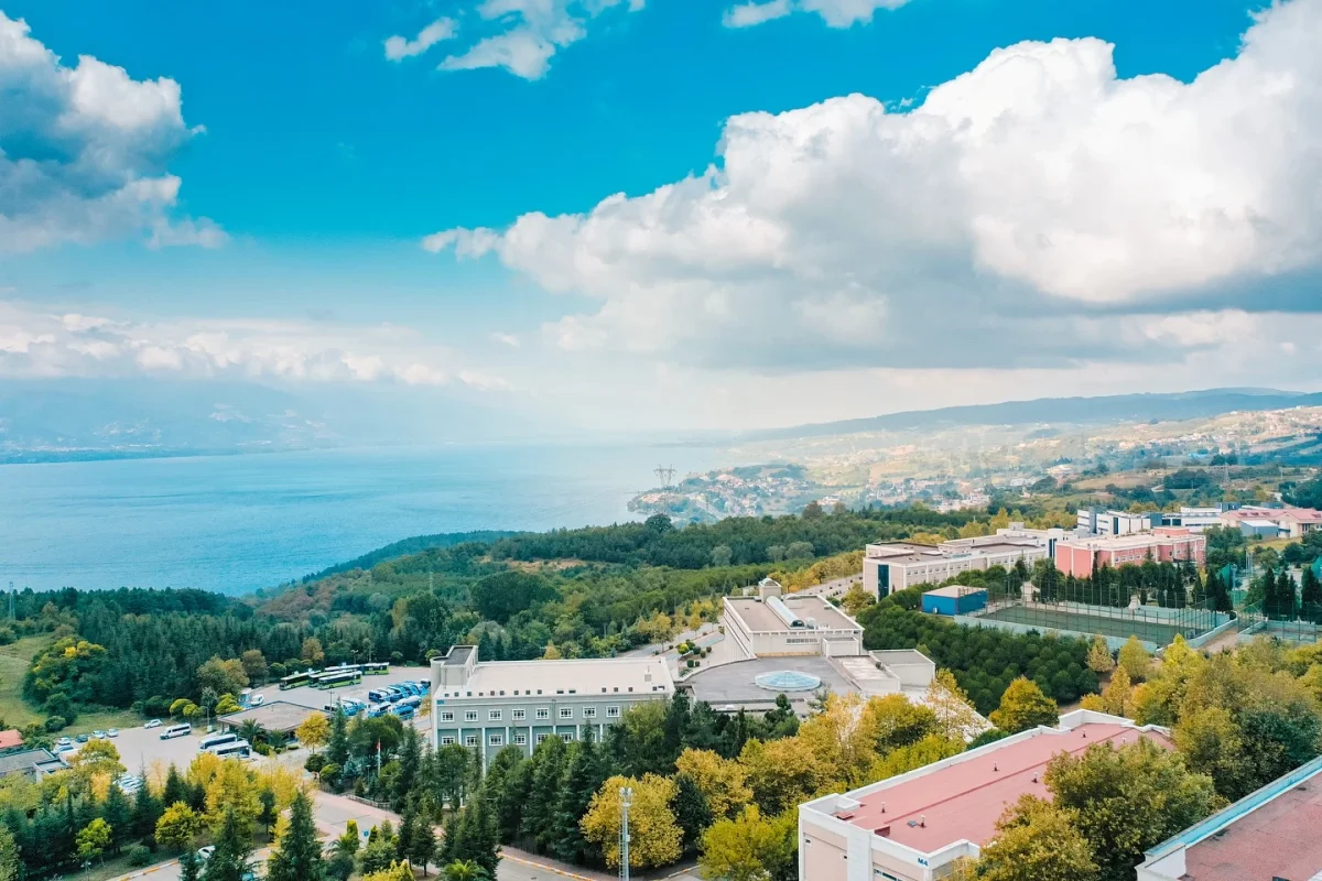 Sakarya Üniversitesi • Uni2Study.com